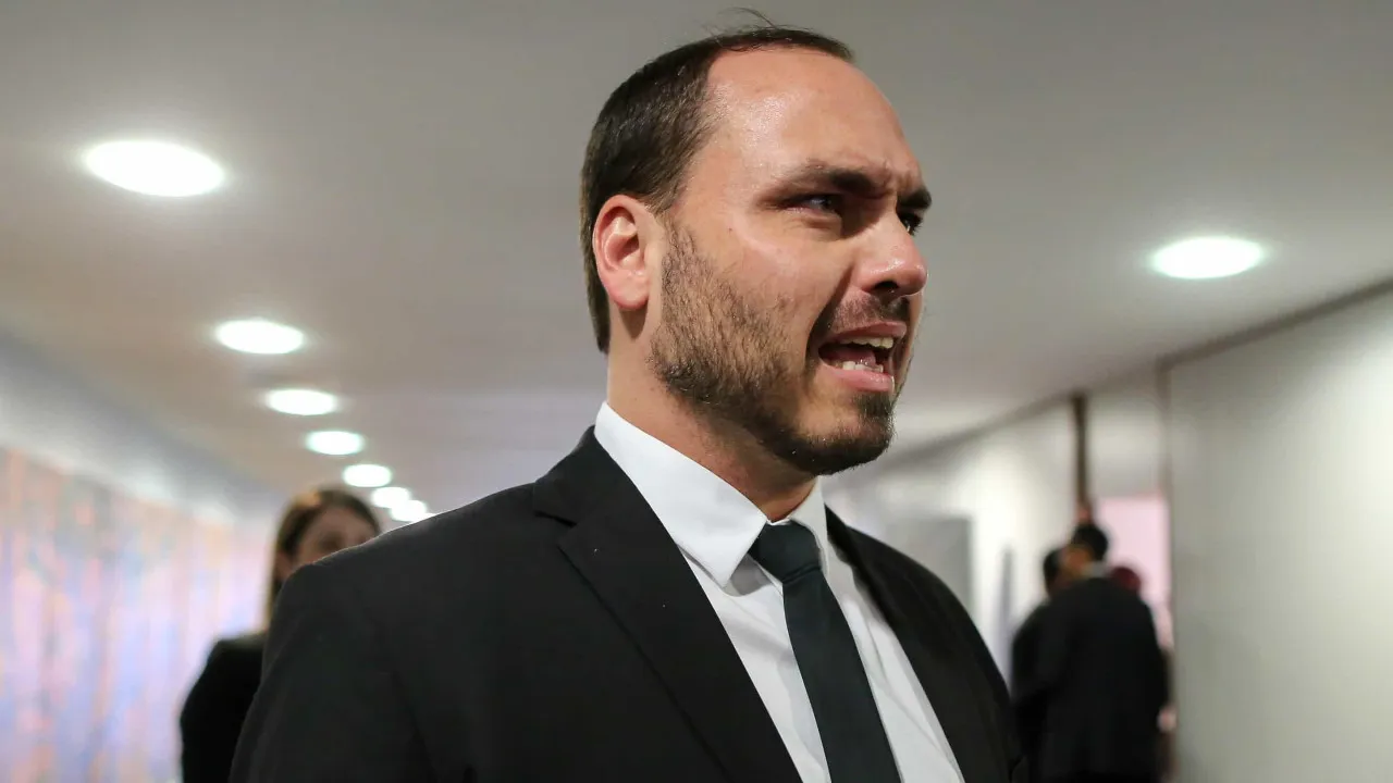 Carlos Bolsonaro apoia Flávio e diz ser normal mercado se preocupar com ...