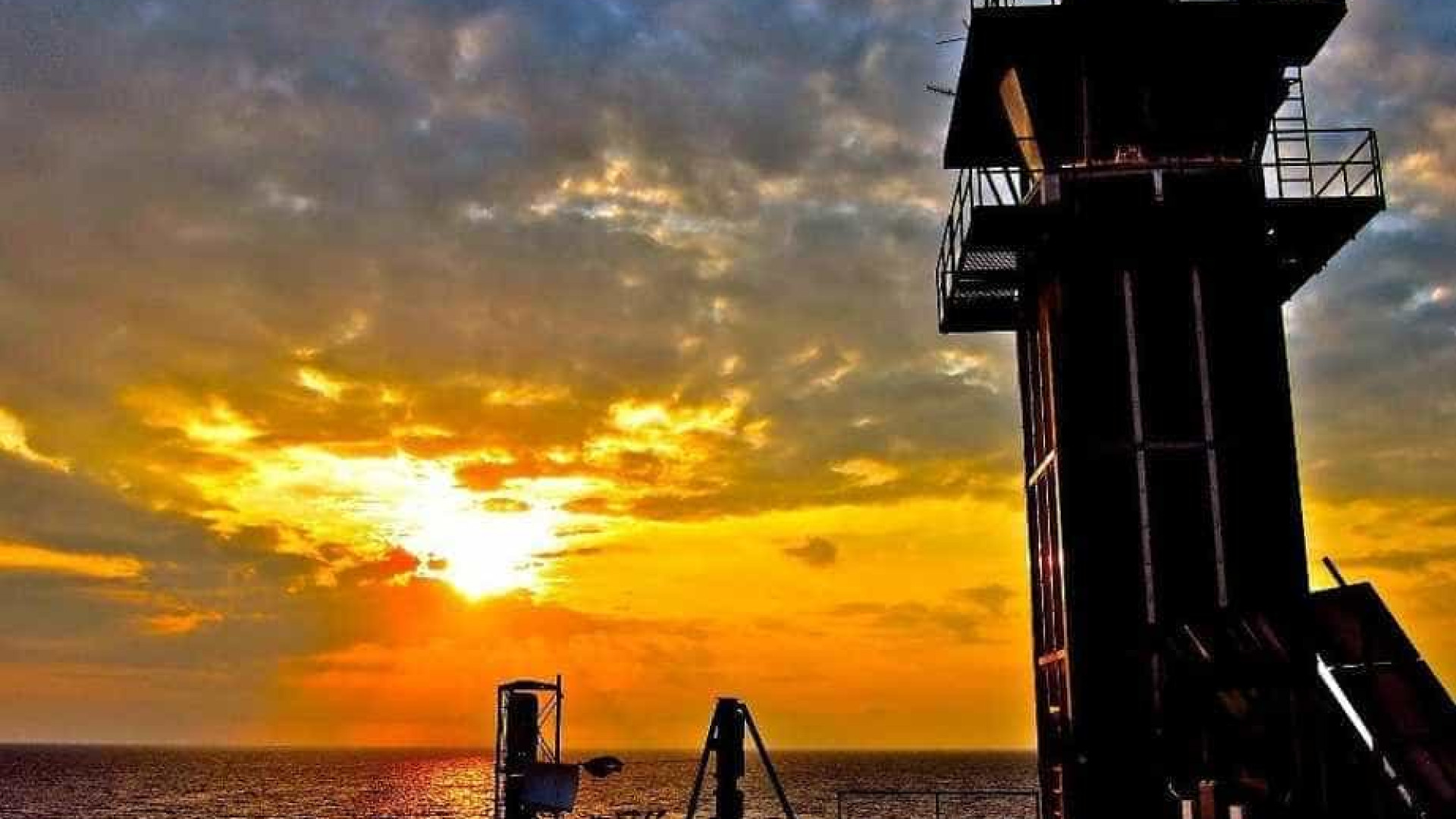Conheça o Frying Pan Tower, o hotel mais perigoso do mundo